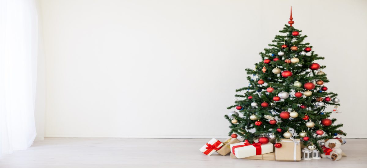 Five Festive Ideas For Decorating a Tree | Summit Vista